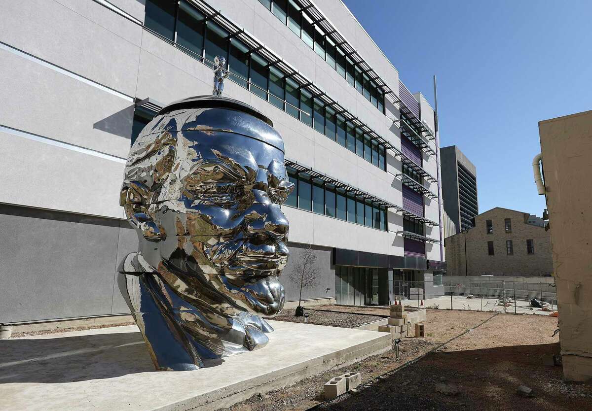 Newly installed sculpture of Lenin and Mao in downtown San Antonio ...