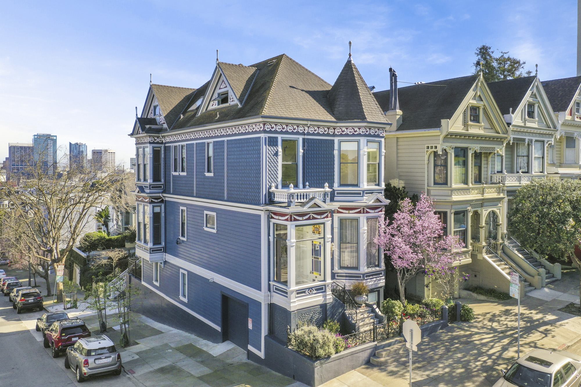 Painted Lady Overlooking SF s Alamo Square Asks 5 75M