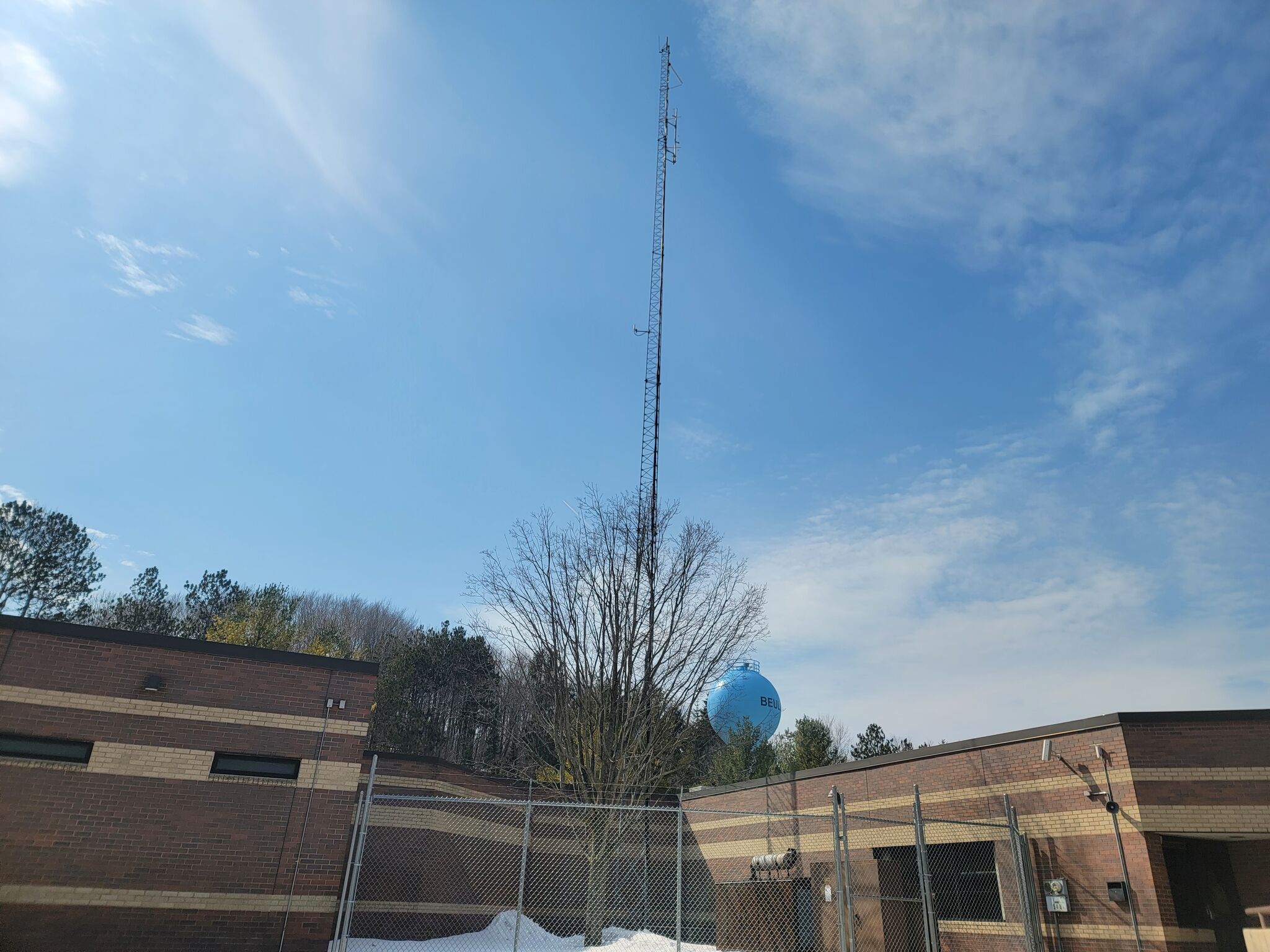 Benzie officials OK $350K for emergency radio tower