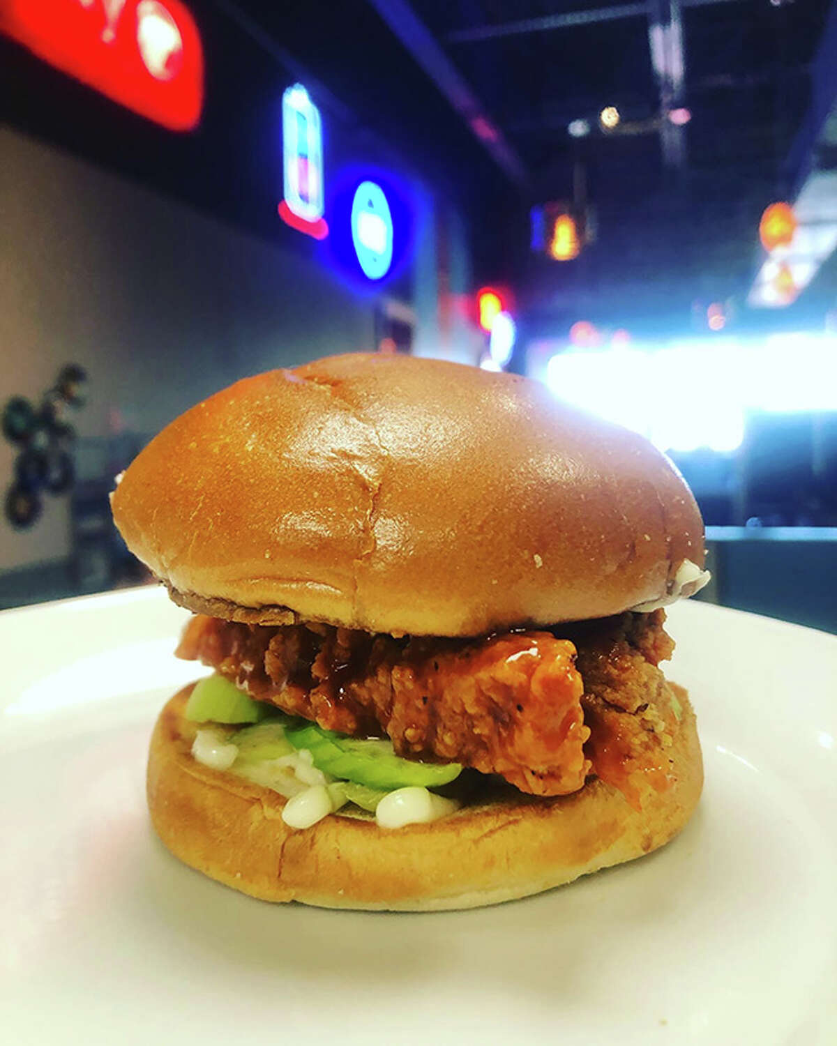 Chappy's serves up burgers, fried chicken and car-related décor