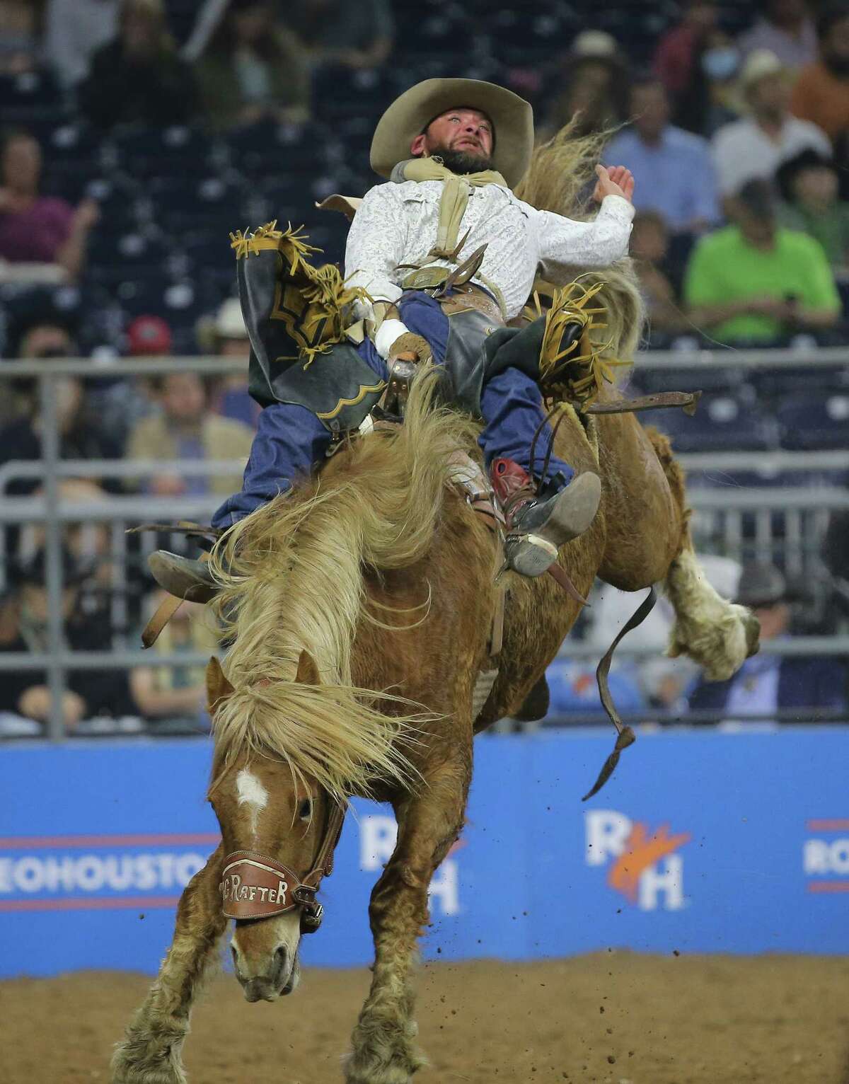 Bareback rider Will Lowe puts on a show in Semifinal 2 at RodeoHouston