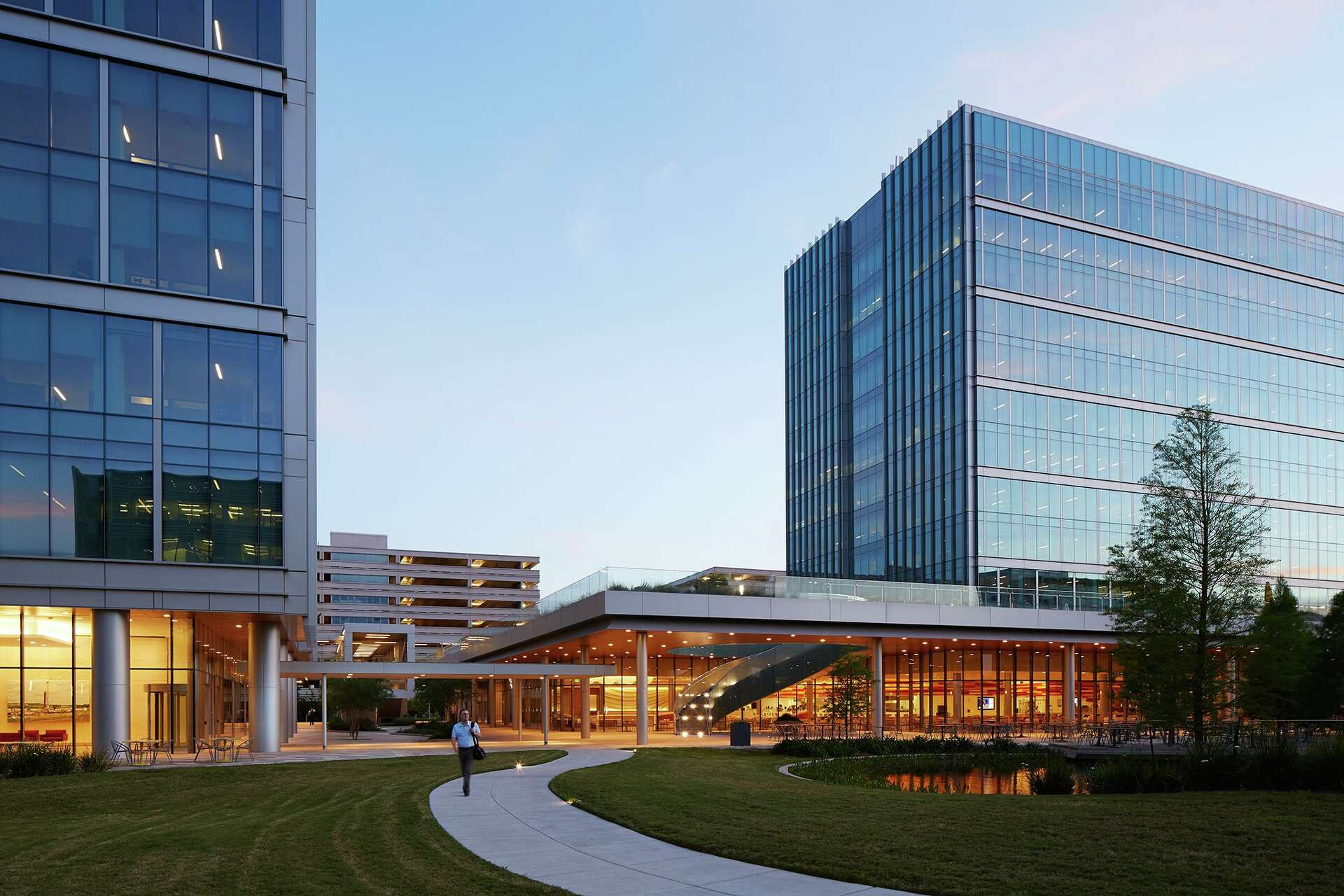 Shell's pilot office redesign in Houston offers a peek at the hybrid ...