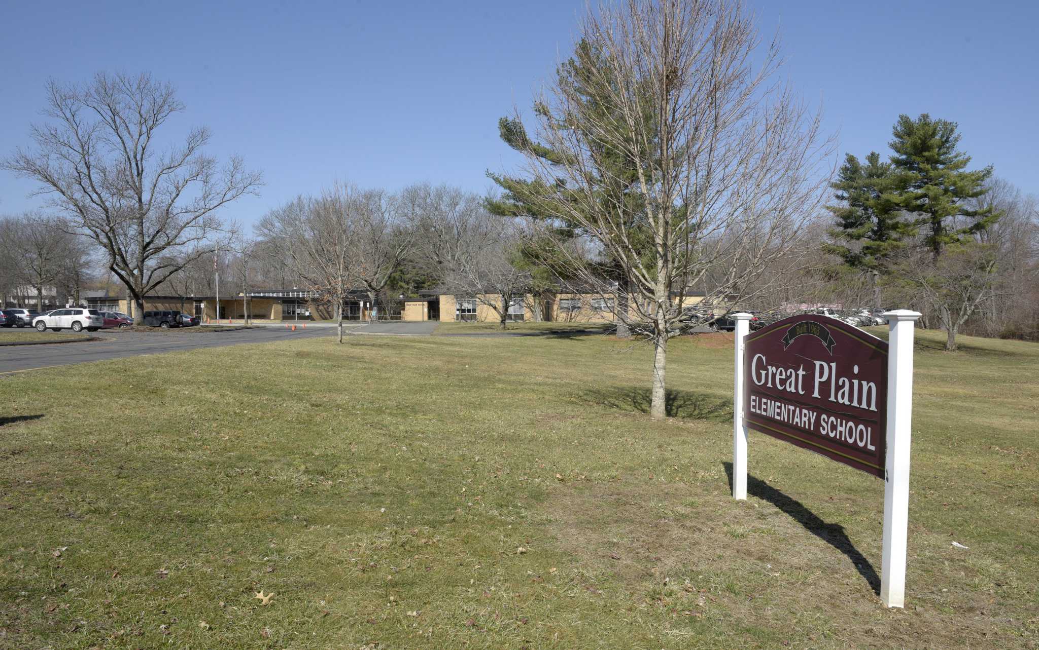 Danbury schools earn CT School of Distinction honors