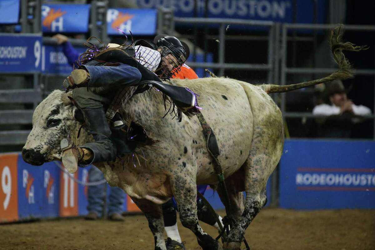 Saddle bronc rider Wyatt Casper wins RodeoHouston Wild Card