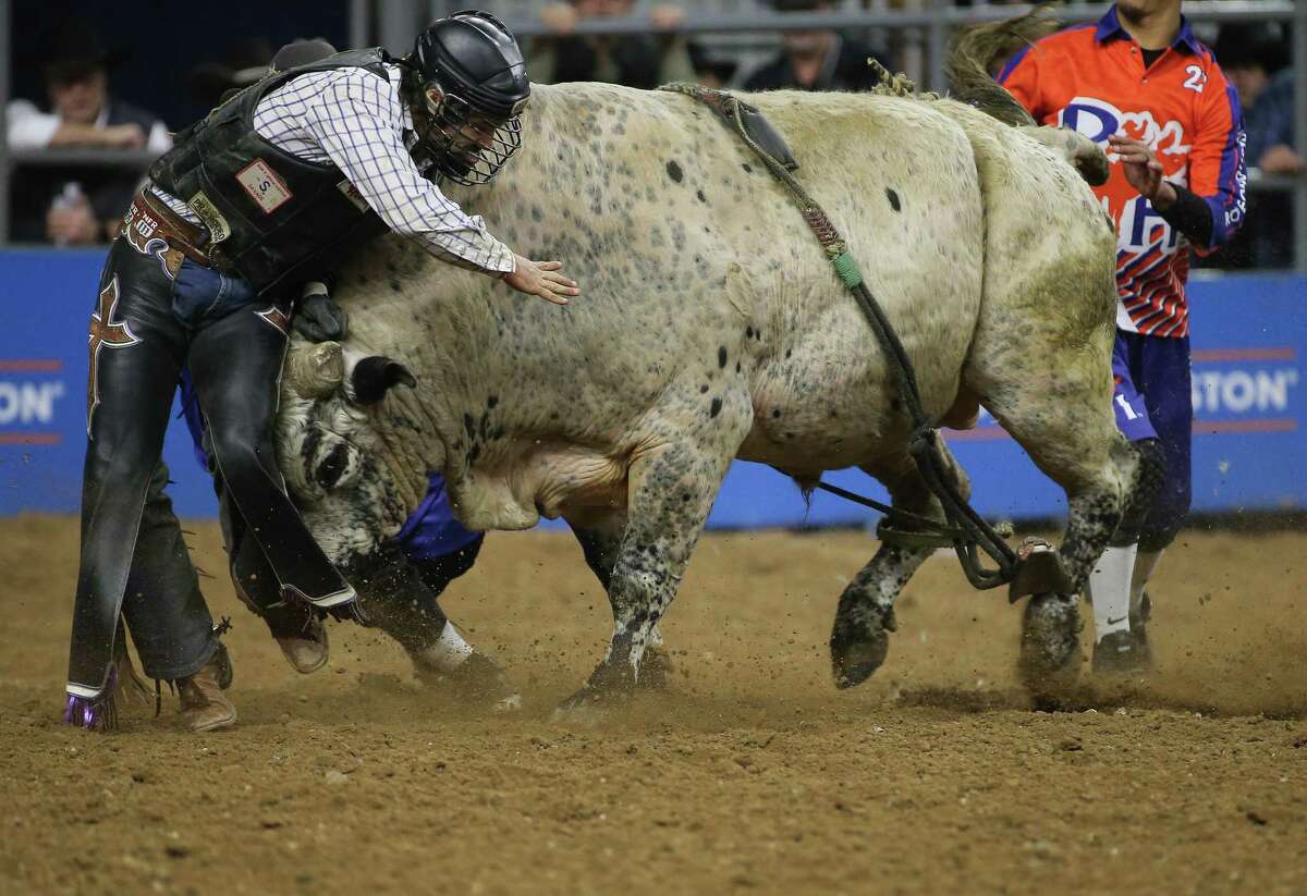 Saddle bronc rider Wyatt Casper wins RodeoHouston Wild Card