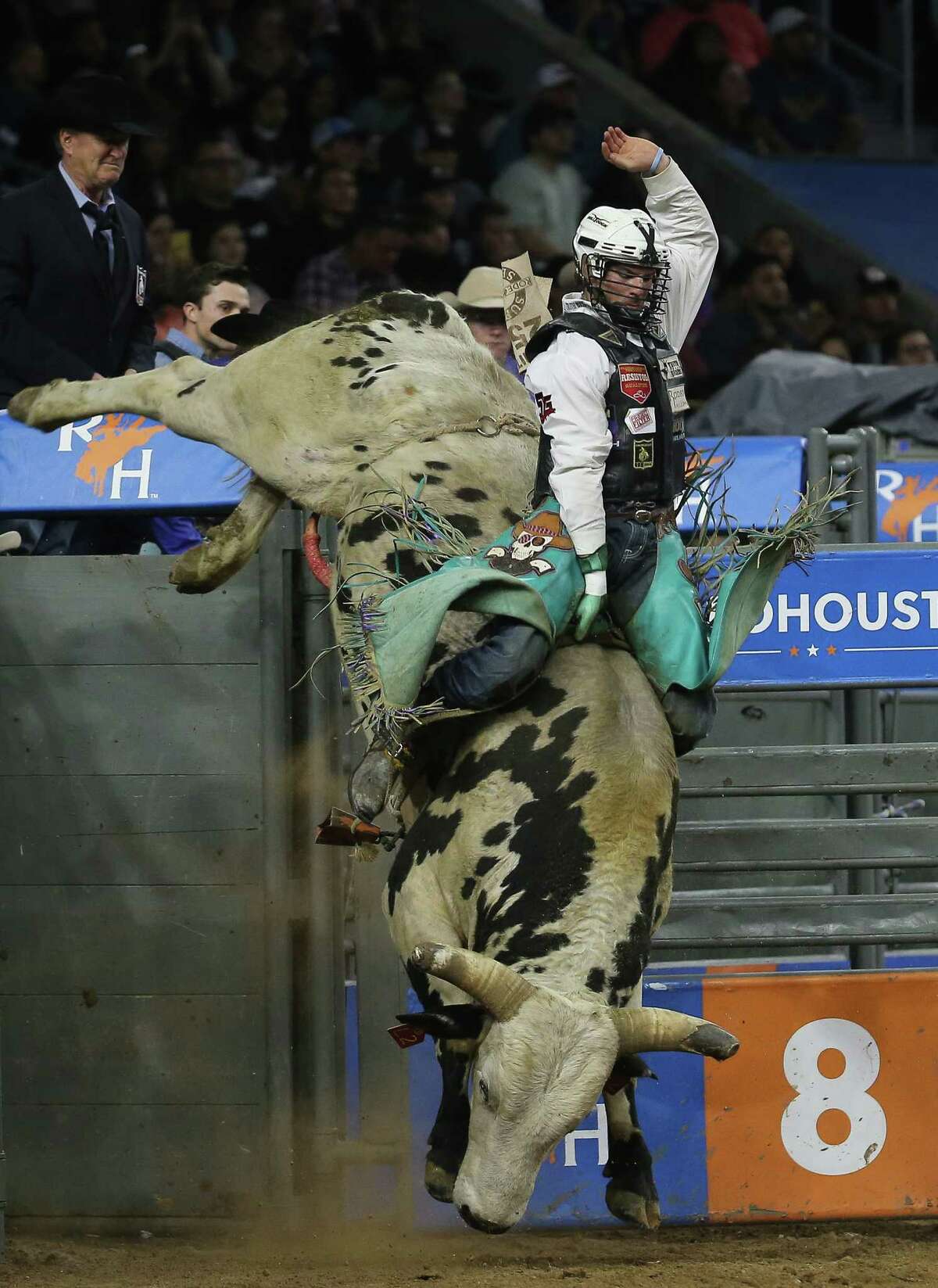 Saddle bronc rider Wyatt Casper wins RodeoHouston Wild Card