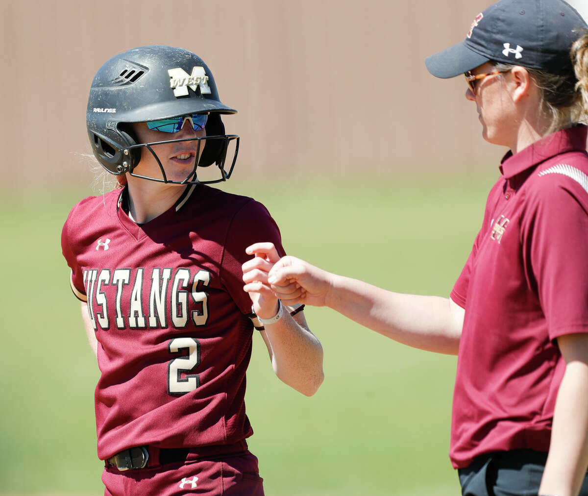 Mustangs lose back-and-forth battle with A&M Consolidated