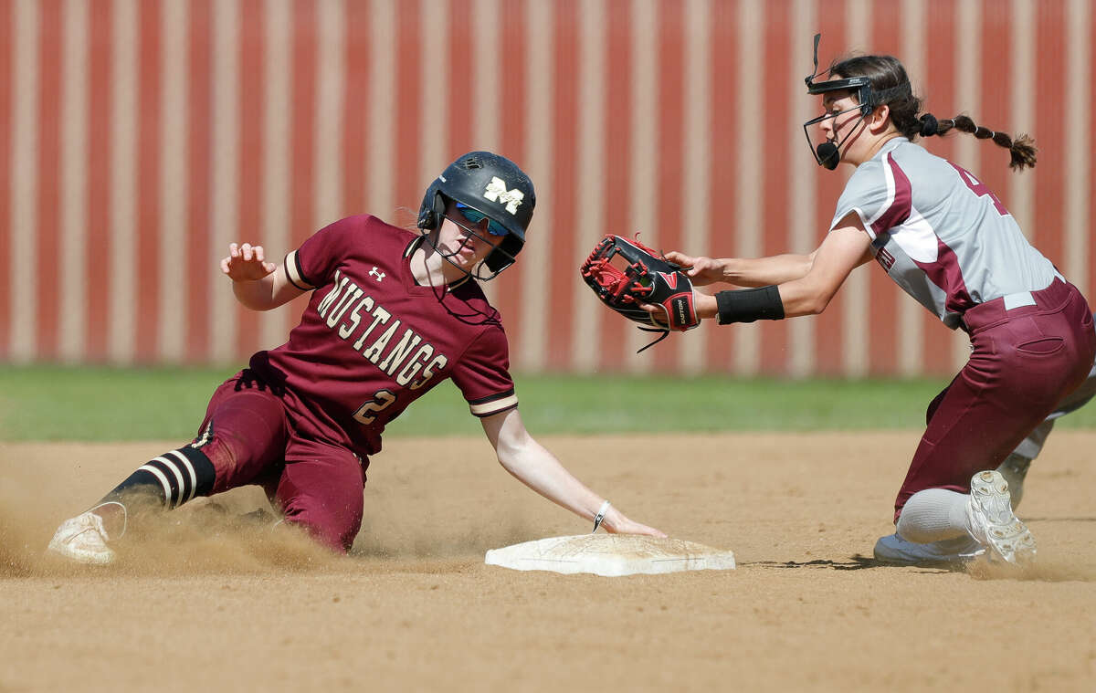 Mustangs lose back-and-forth battle with A&M Consolidated