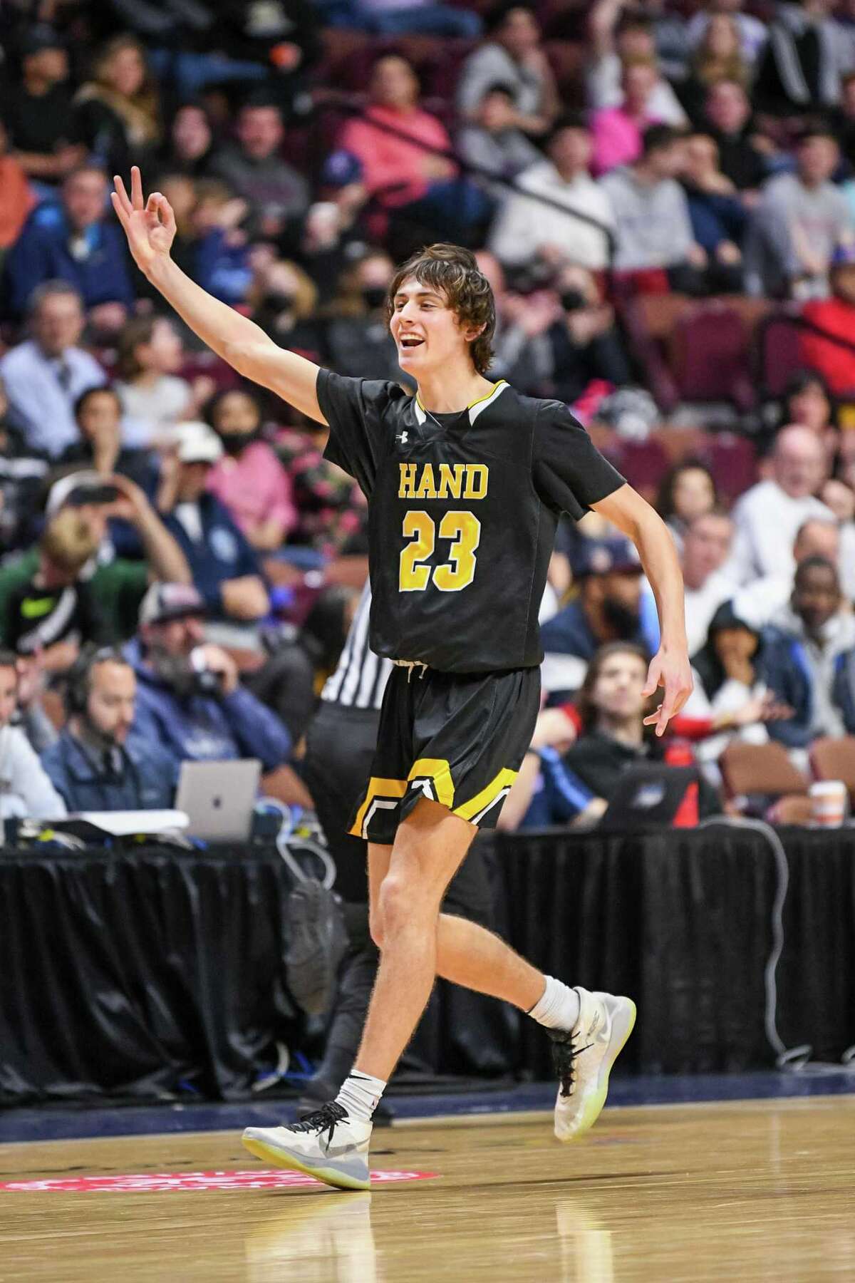 Hand boys basketball wins first state title, smothers Kolbe Cathedral ...