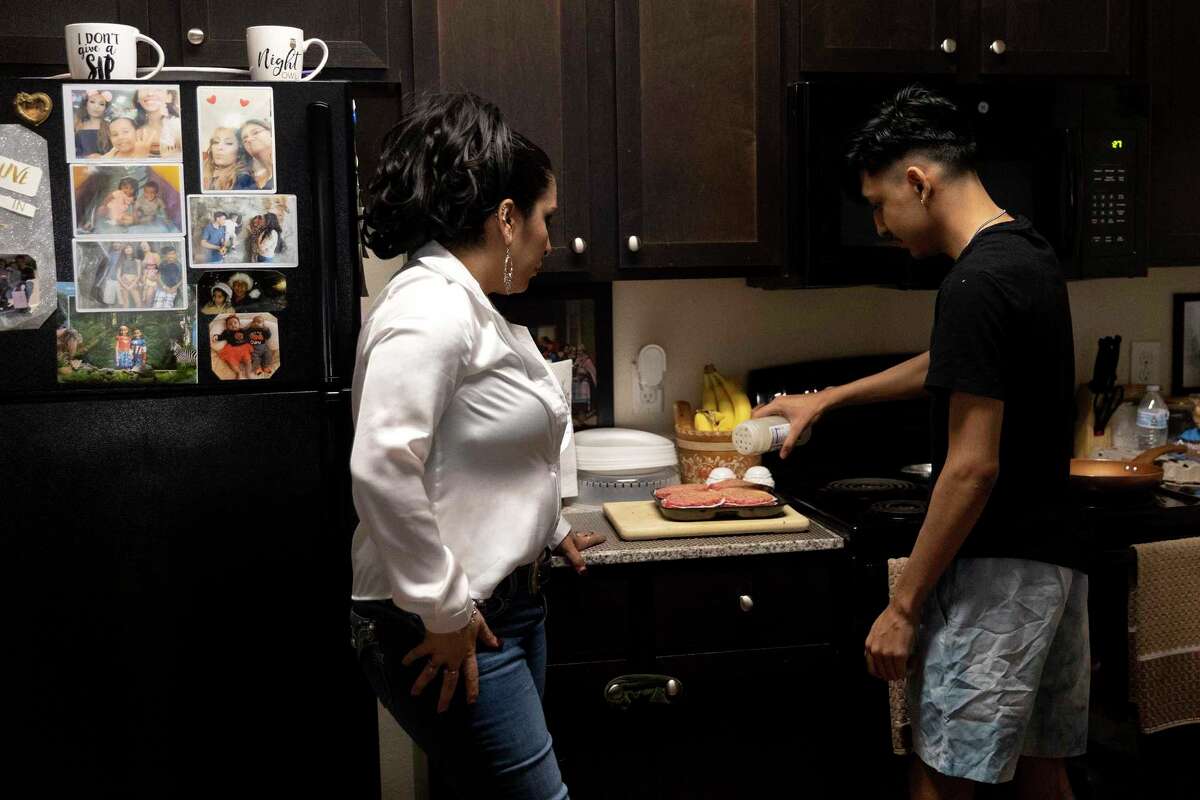 ‘The struggle is real’ — San Antonio residents make less than the rest ...