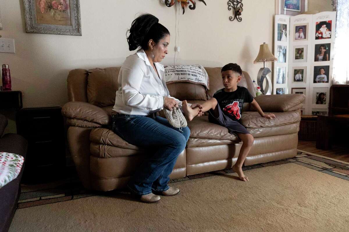 ‘The struggle is real’ — San Antonio residents make less than the rest ...