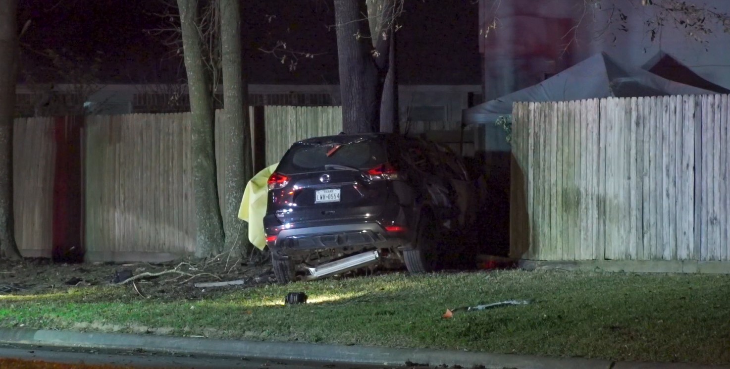 Driver killed after SUV smashes into tree, bursting into flames in ...