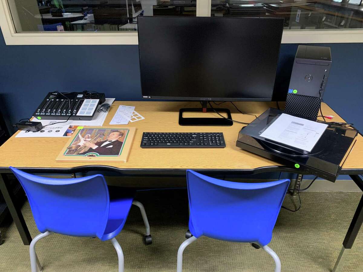 West Hartford’s Noah Webster Library opens new technology lab
