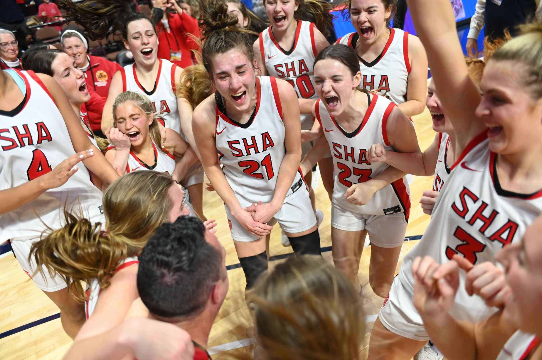 CT girls, boys basketball ranked teams part of Saulsbury tournament
