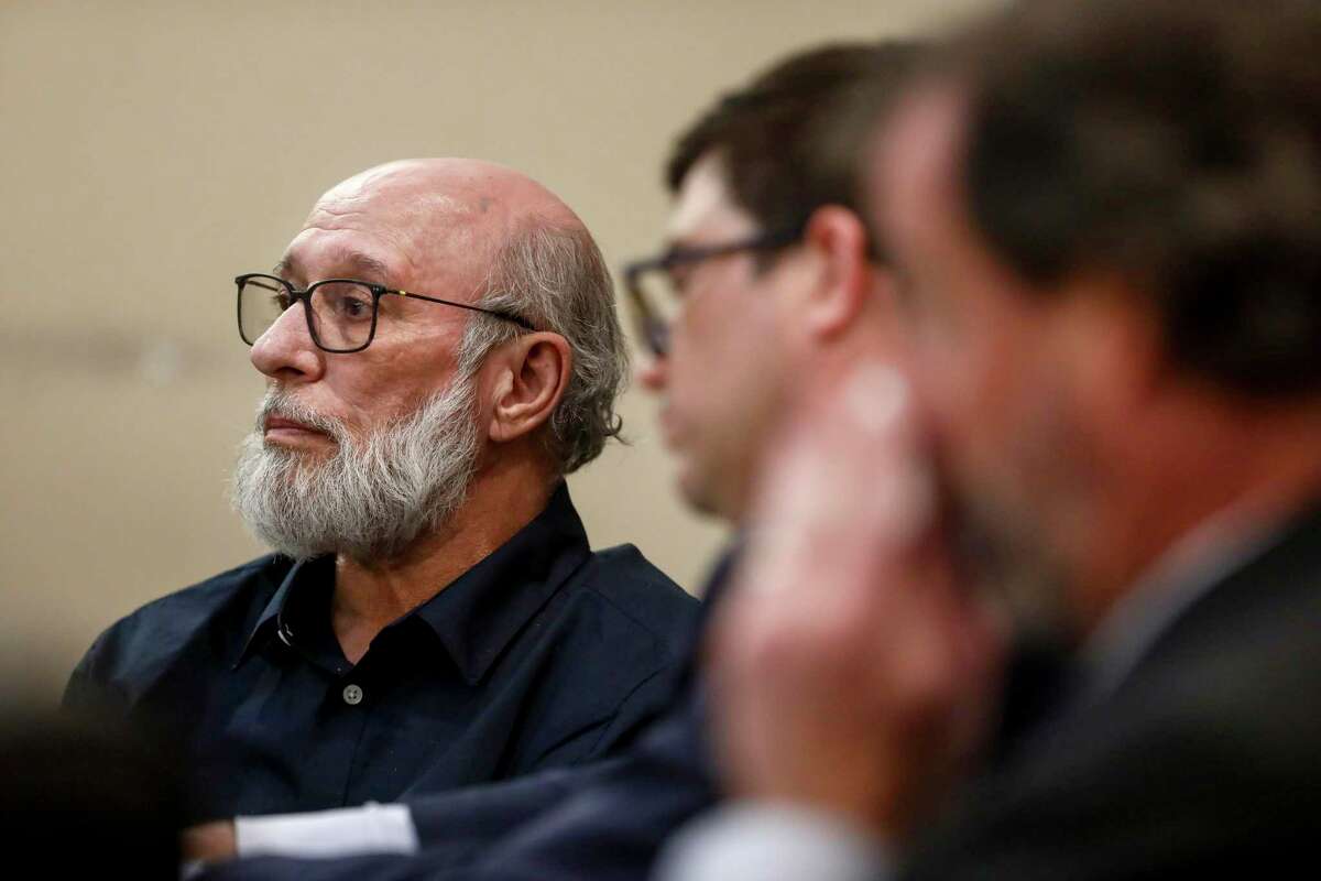 ‘Smelled like death:’ Trial begins for Arizona man accused of killing ...
