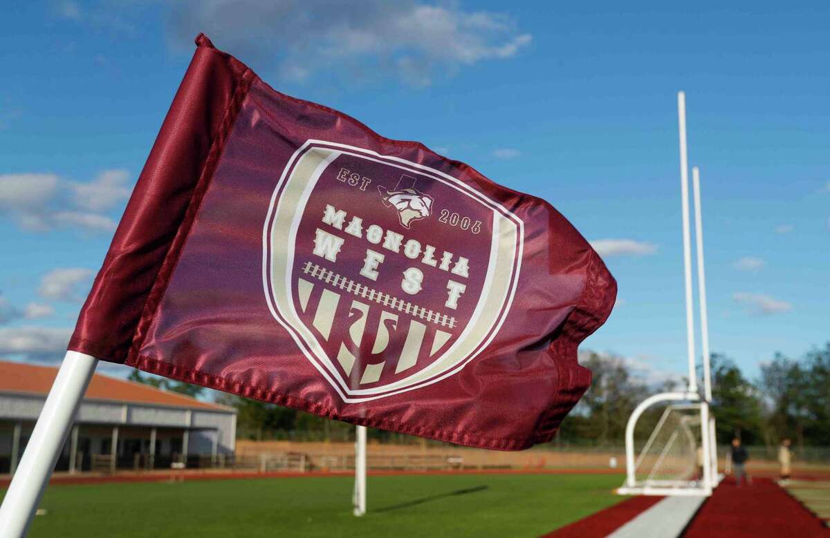 Magnolia West rallies to extend playoff streak