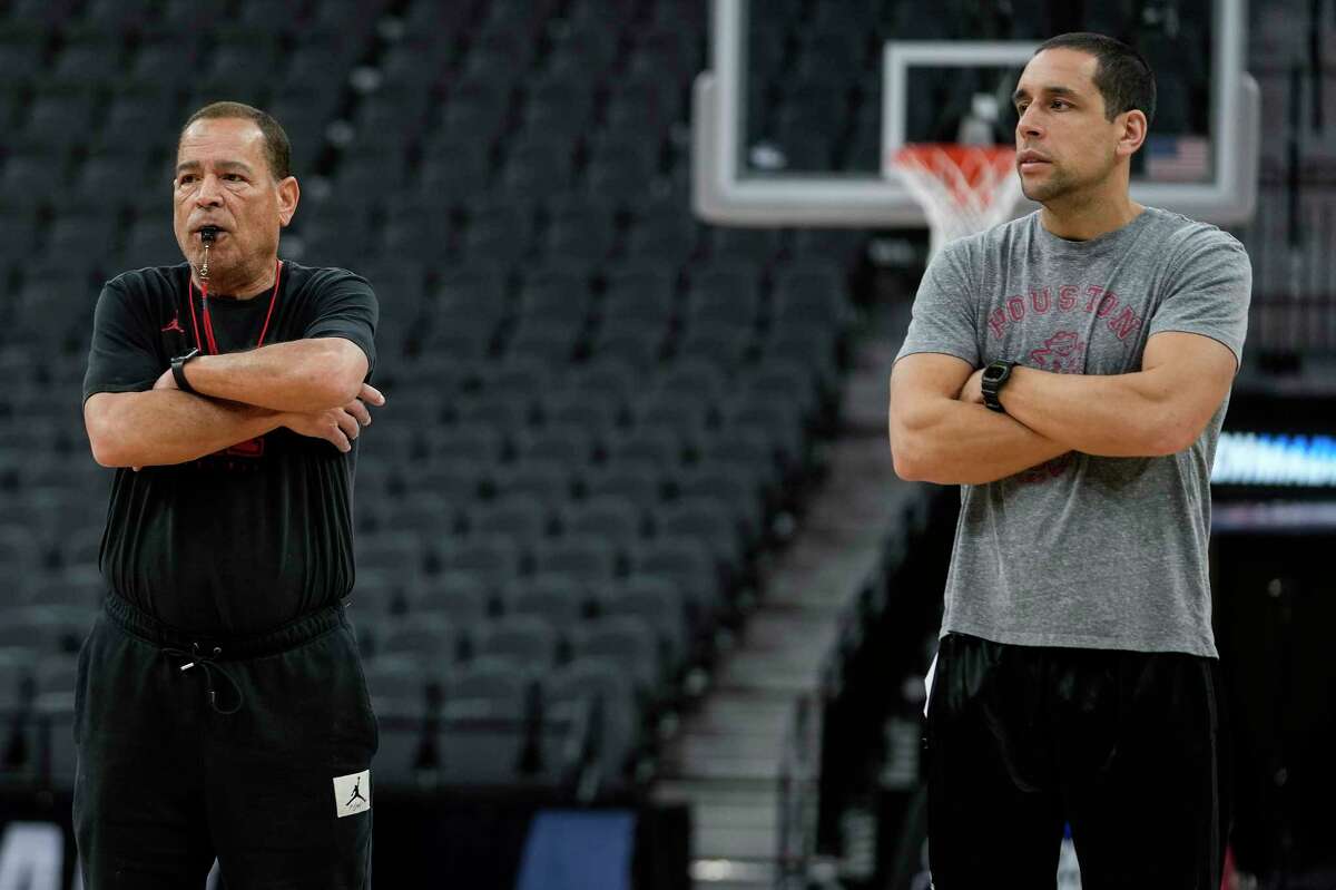 Smith: Kellen Sampson the perfect fit on father’s staff at UH