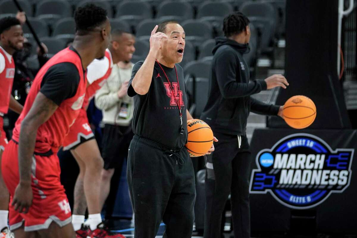 Smith: Kellen Sampson the perfect fit on father’s staff at UH