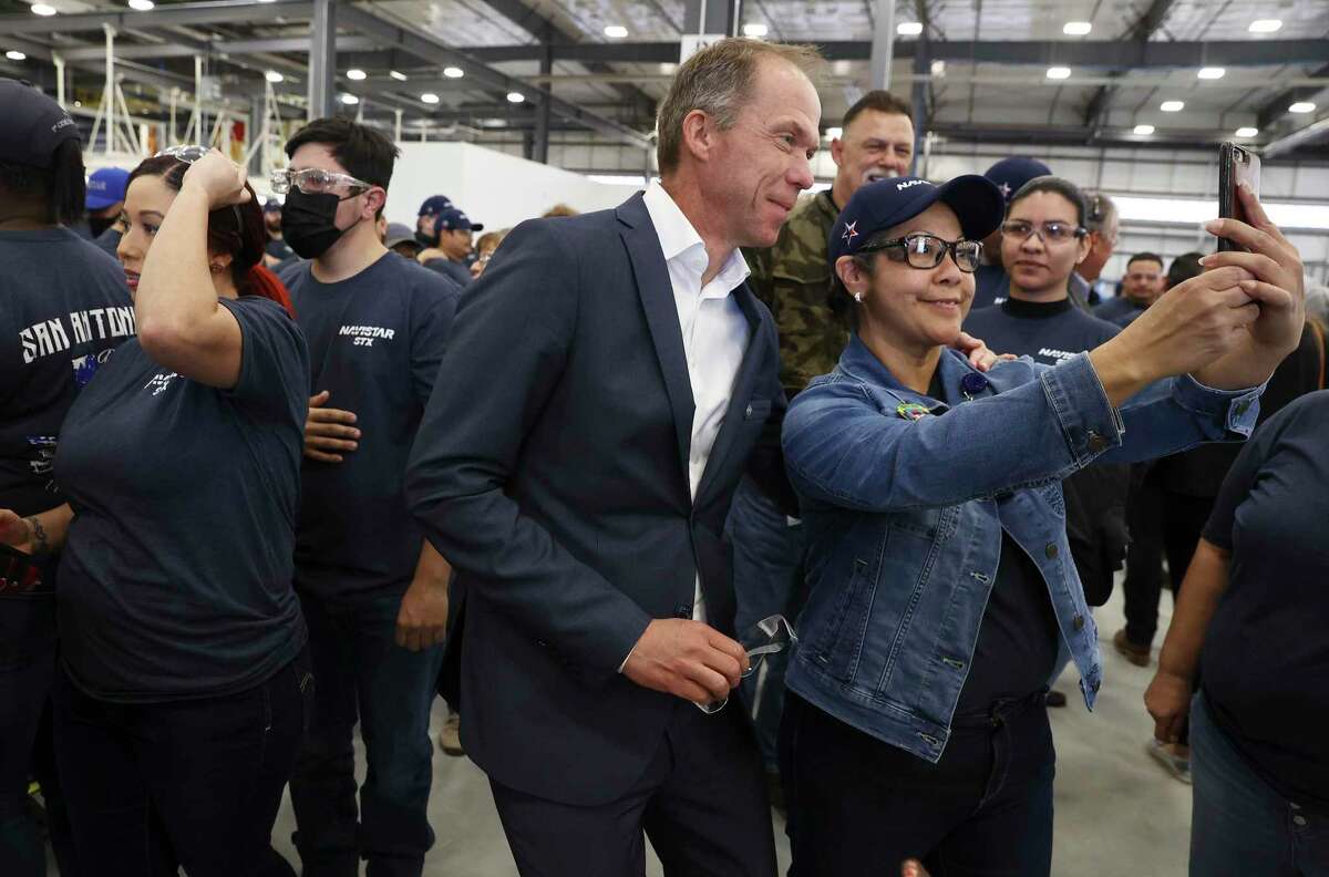 A peek inside Navistar’s new San Antonio plant; it’s high-tech and ...