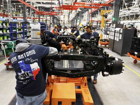 Navistar unveils $250M San Antonio truck plant, brings 600 jobs to the ...