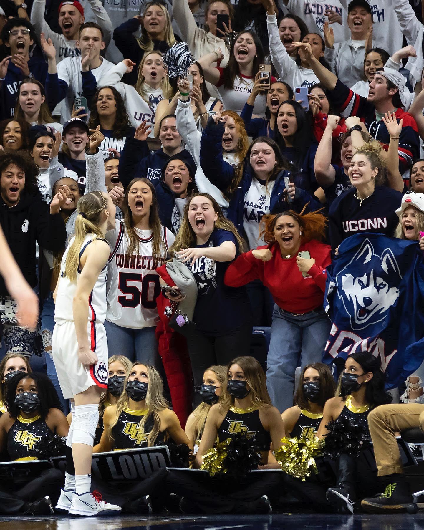 Inside the viral photo of Paige Bueckers, UConn women’s basketball ...