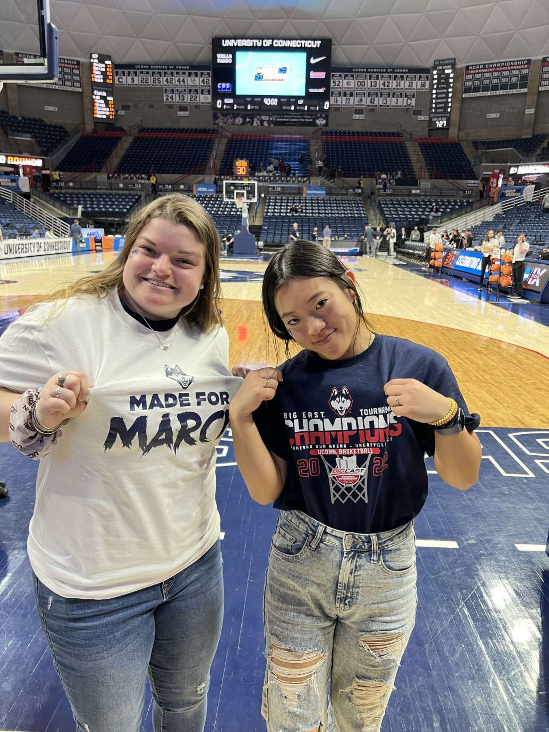 Inside the viral photo of Paige Bueckers, UConn women’s basketball ...