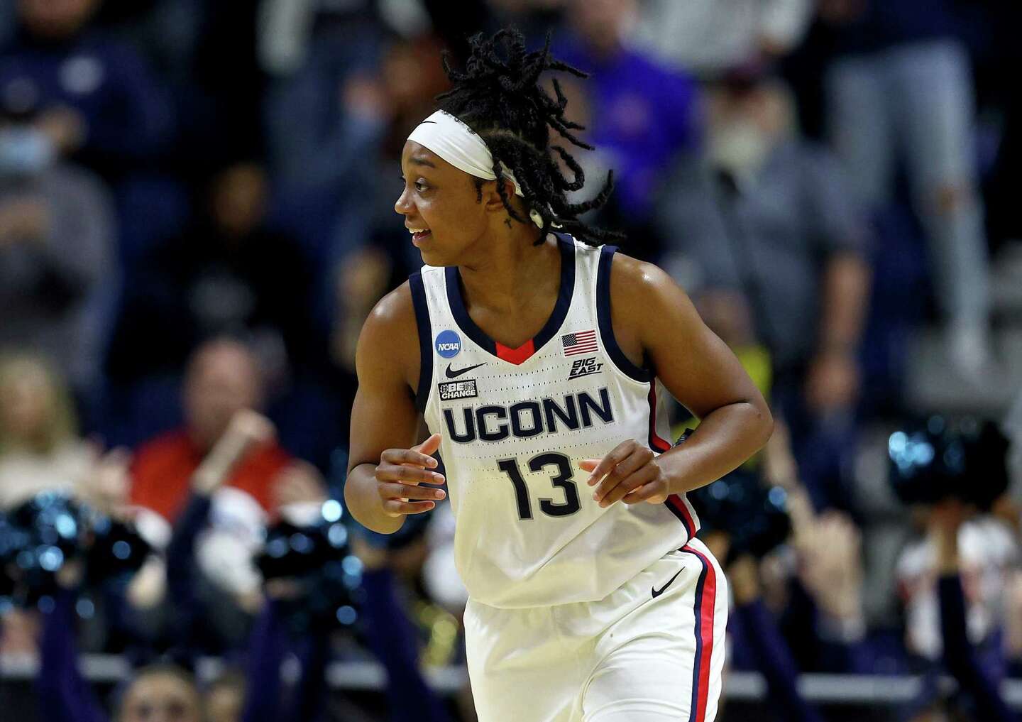 Ex-UConn standout Christyn Williams signs with Phoenix Mercury