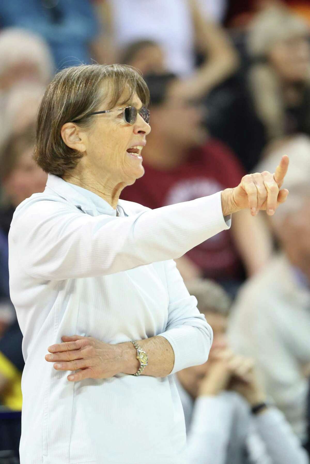Stanford women hold off Texas, reach Final Four for 15th time
