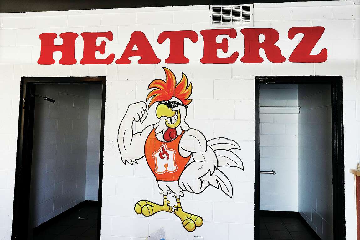 Alton restaurant plans grand opening Friday