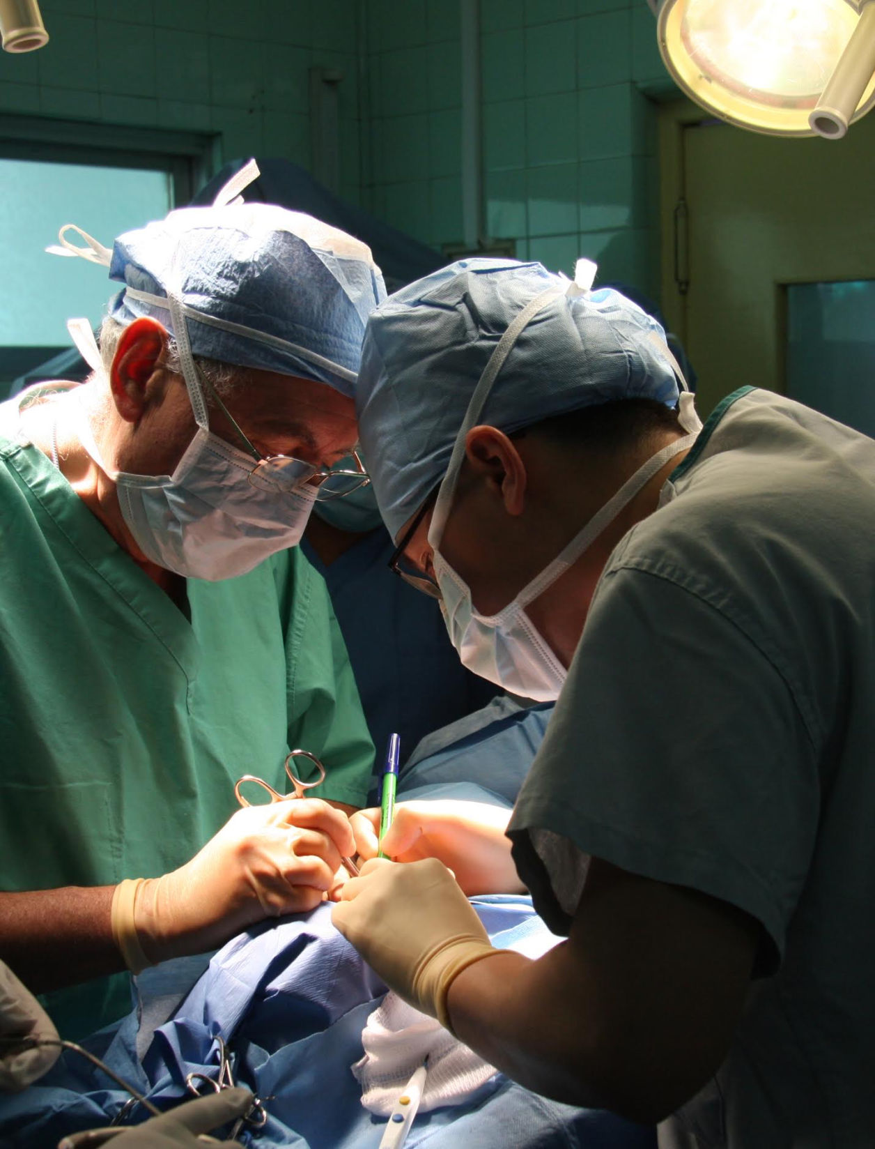 Healing the World: From Haiti to Uganda, Connecticut Doctors ...