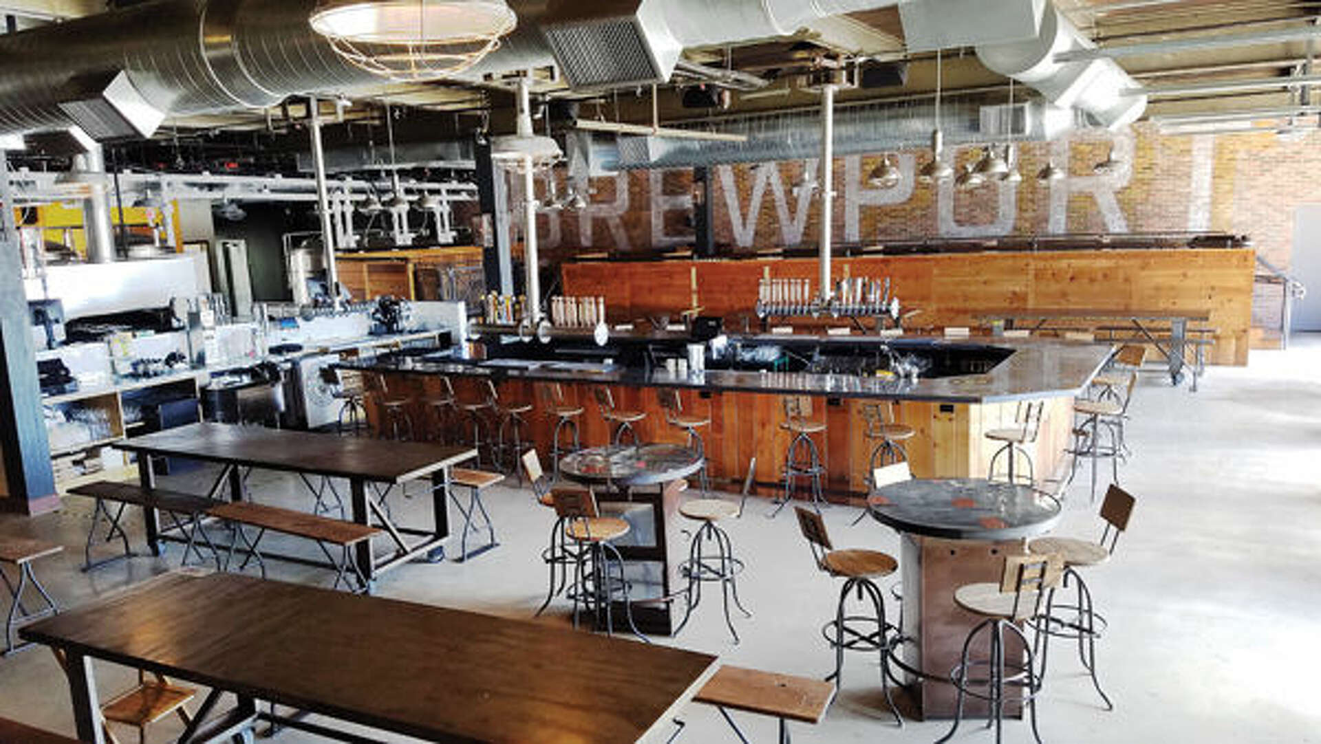 Brewport: Craft Beer, Pizza Haven Docks in Bridgeport
