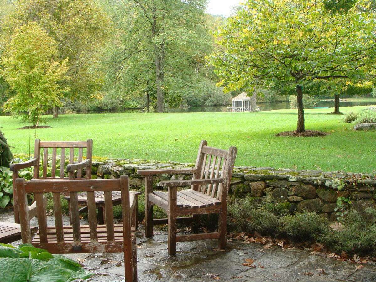 Connecticut Home of Bob Avian of ‘Dreamgirls,’ ‘Miss Saigon,’ For Sale