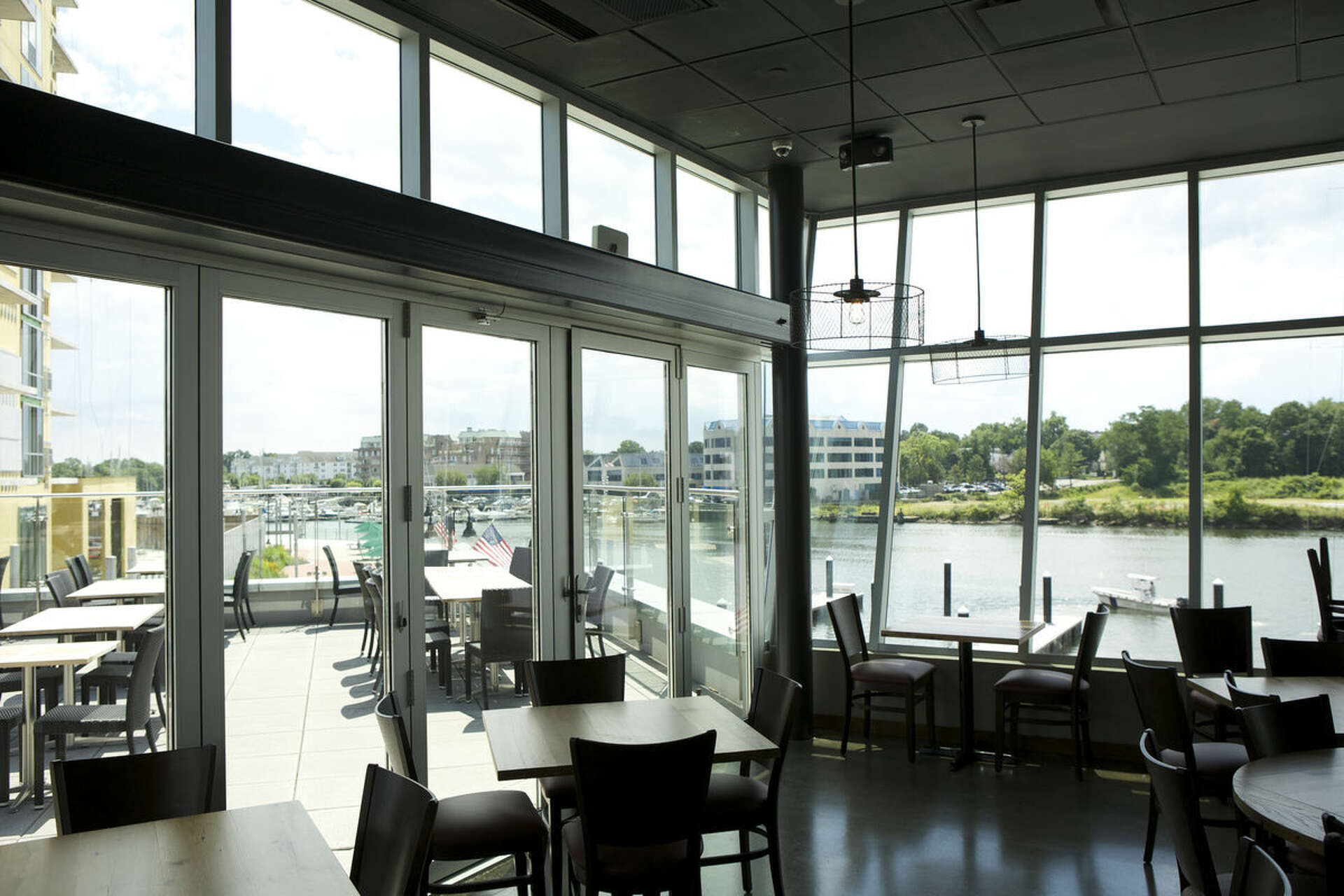 Top 25 Most Gorgeous & Delicious Outdoor Dining Spots in Connecticut