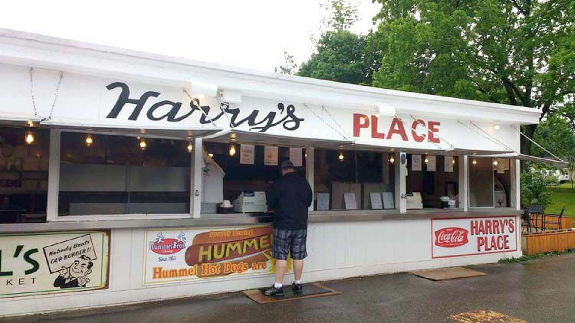 The 20 Best Burger Places in Connecticut