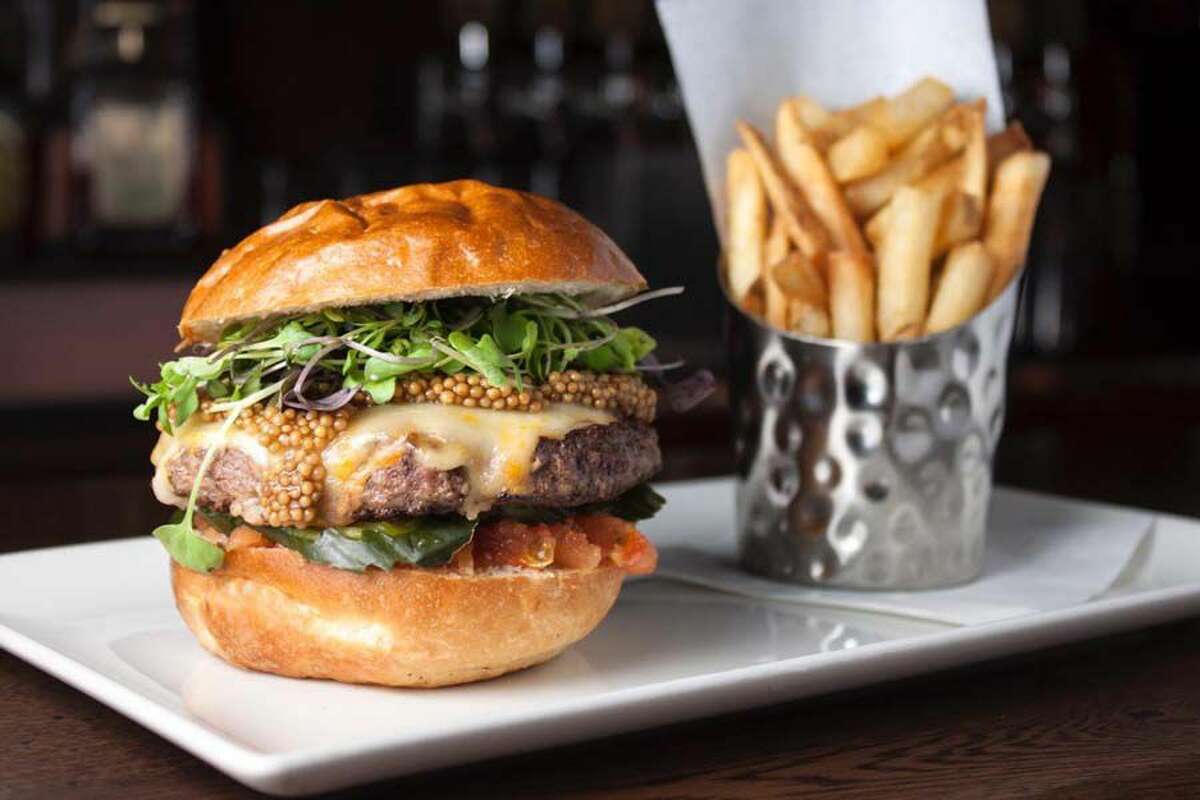 The 20 Best Burger Places in Connecticut