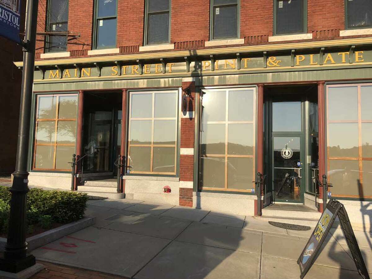 Owners of Parkside Cafe Open Main Street Pint & Plate in Bristol