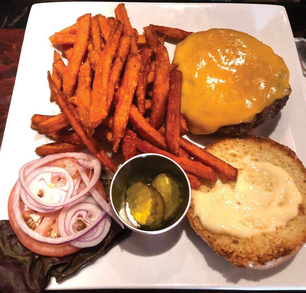 Owners of Parkside Cafe Open Main Street Pint & Plate in Bristol