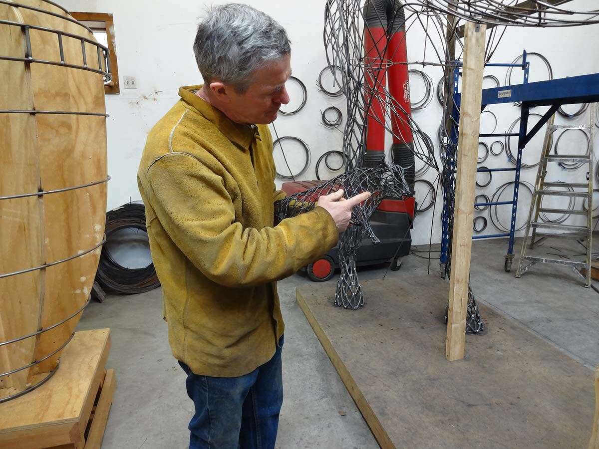 Sculptor Peter Busby’s Woven-Metal Animal Creations Need to be Seen to ...