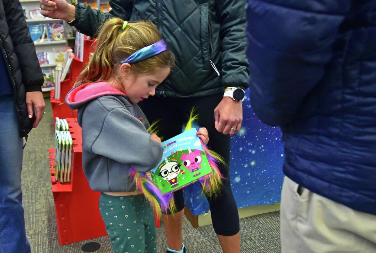 In photos: Book fair at Ox Ridge School in Darien is out of this world