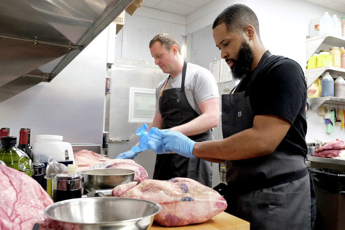 Top Chef's 'Don't Mess with BBQ' episode shows contestants messing with ...