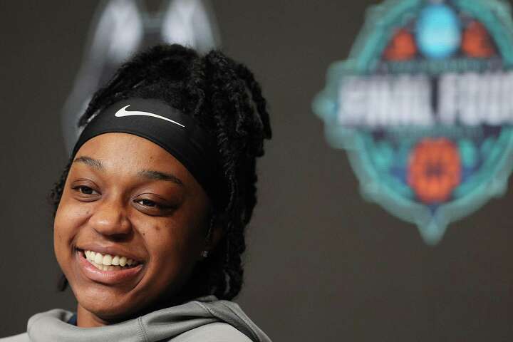 Former UConn standout Christyn Williams back in WNBA with Phoenix