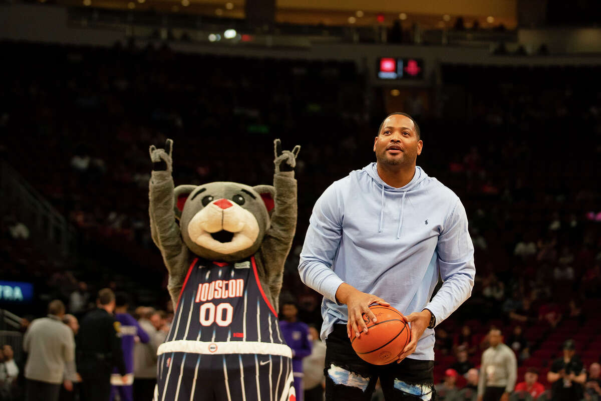 Houston Rockets: Three ways team could use its salary cap space