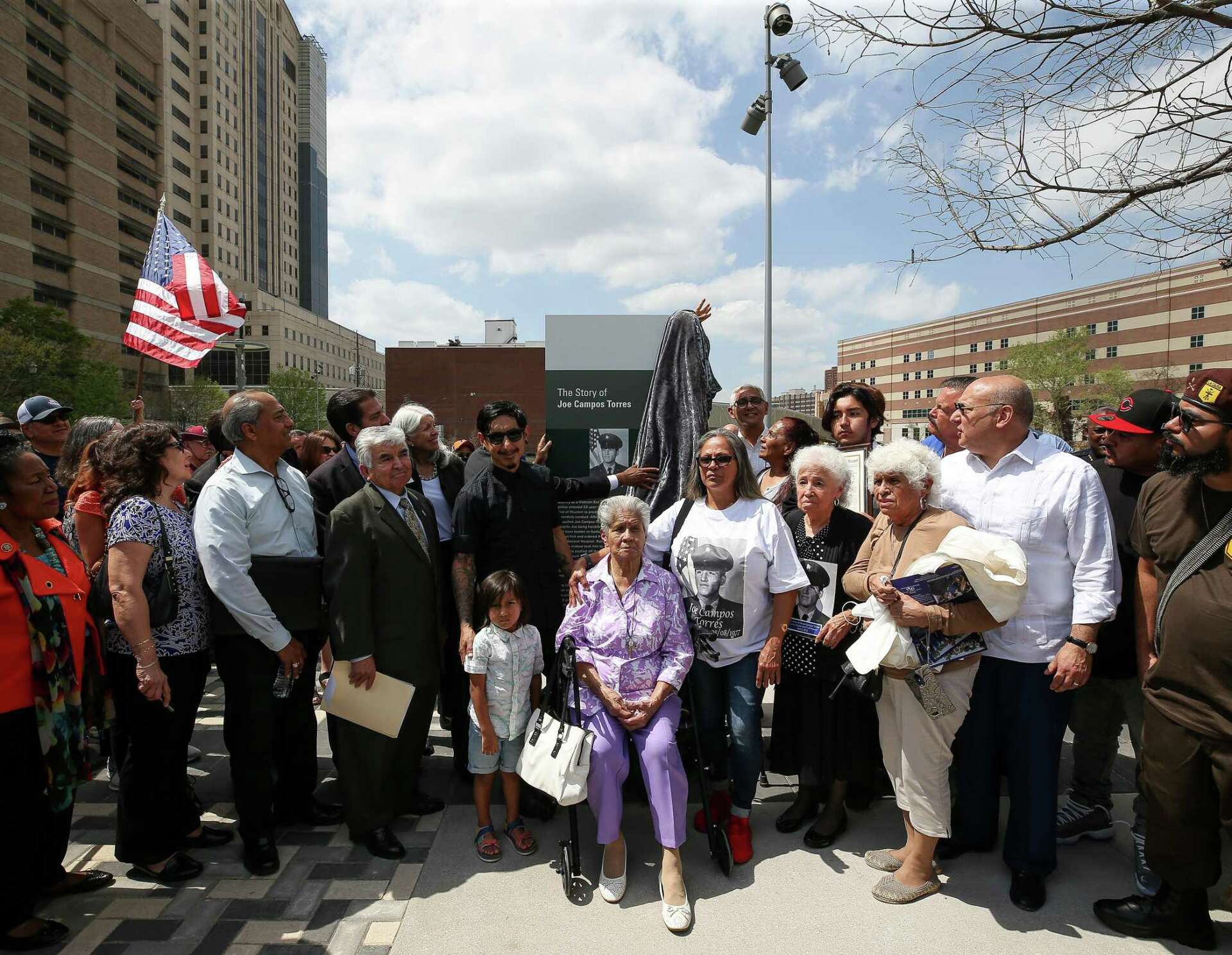 A thousand people chanted 'I am Campos Torres' at memorial dedication