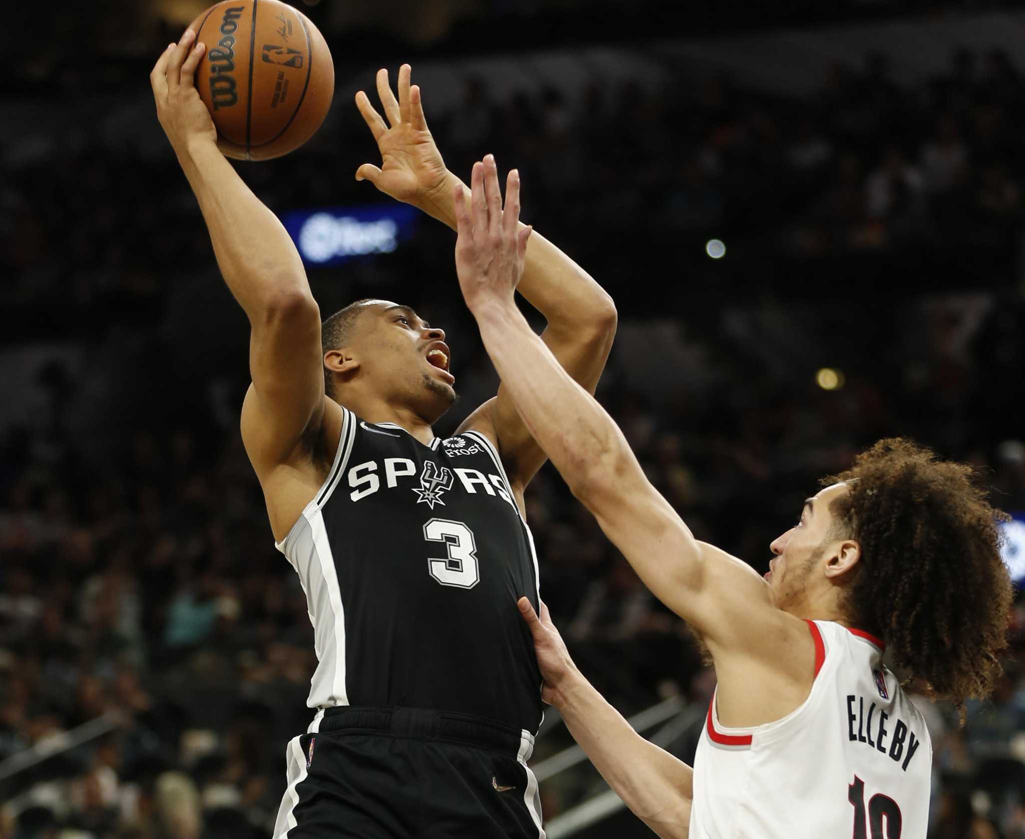 Spurs take big step toward play-in bid with win over Blazers