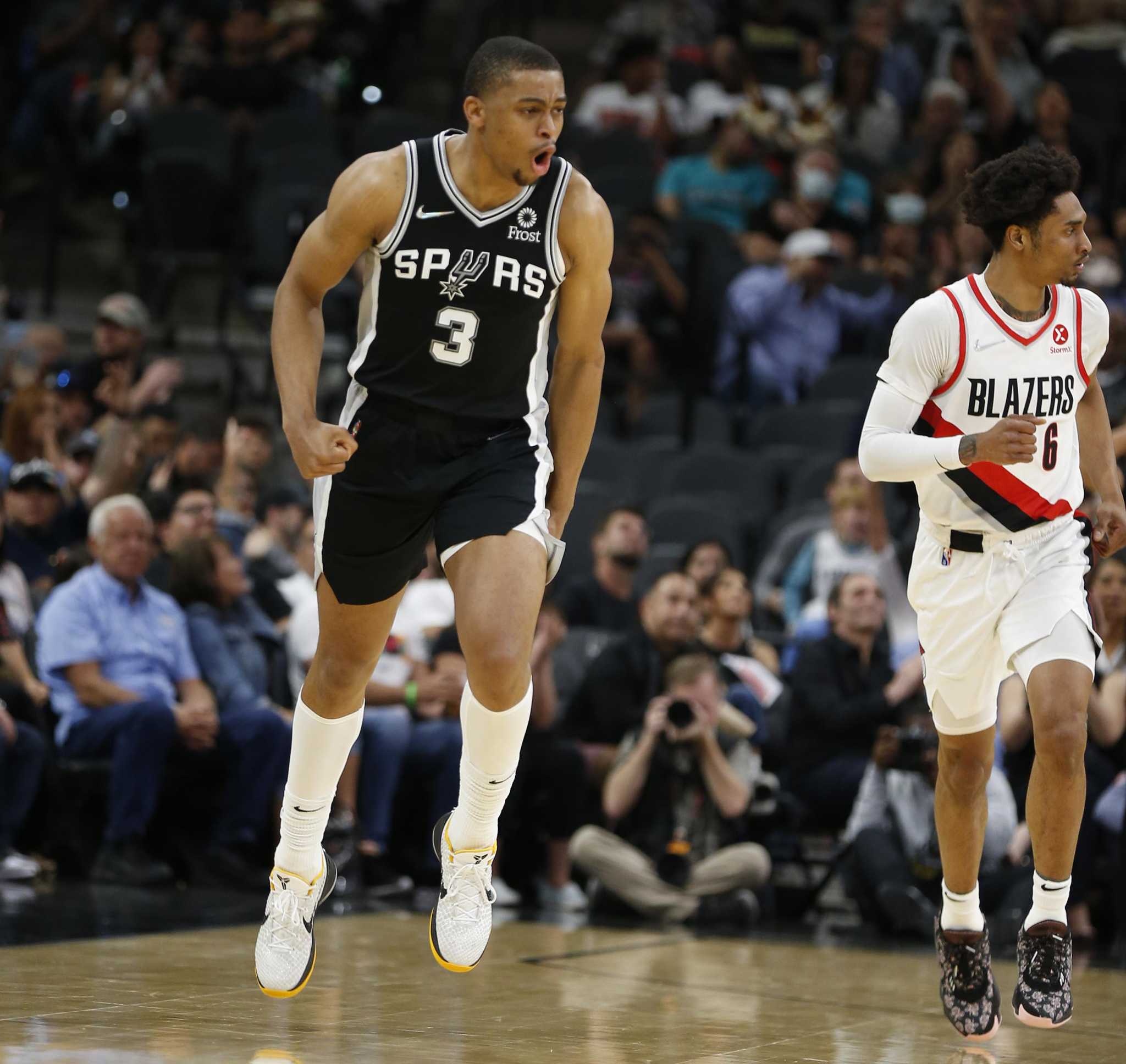 Spurs' Keldon Johnson to miss start of camp with shoulder injury