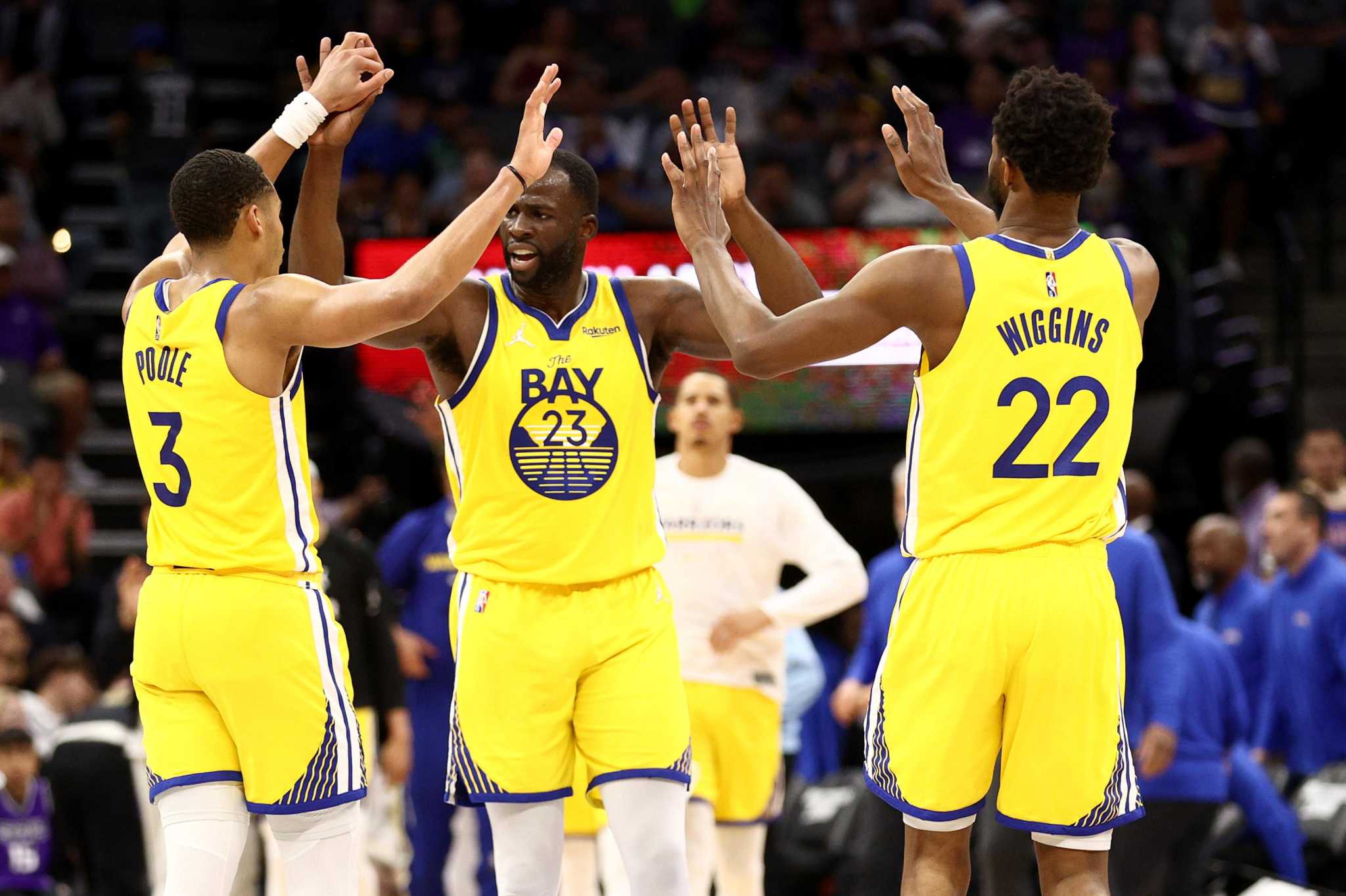 Warriors flash roster depth in rolling past Sacramento for 50th win