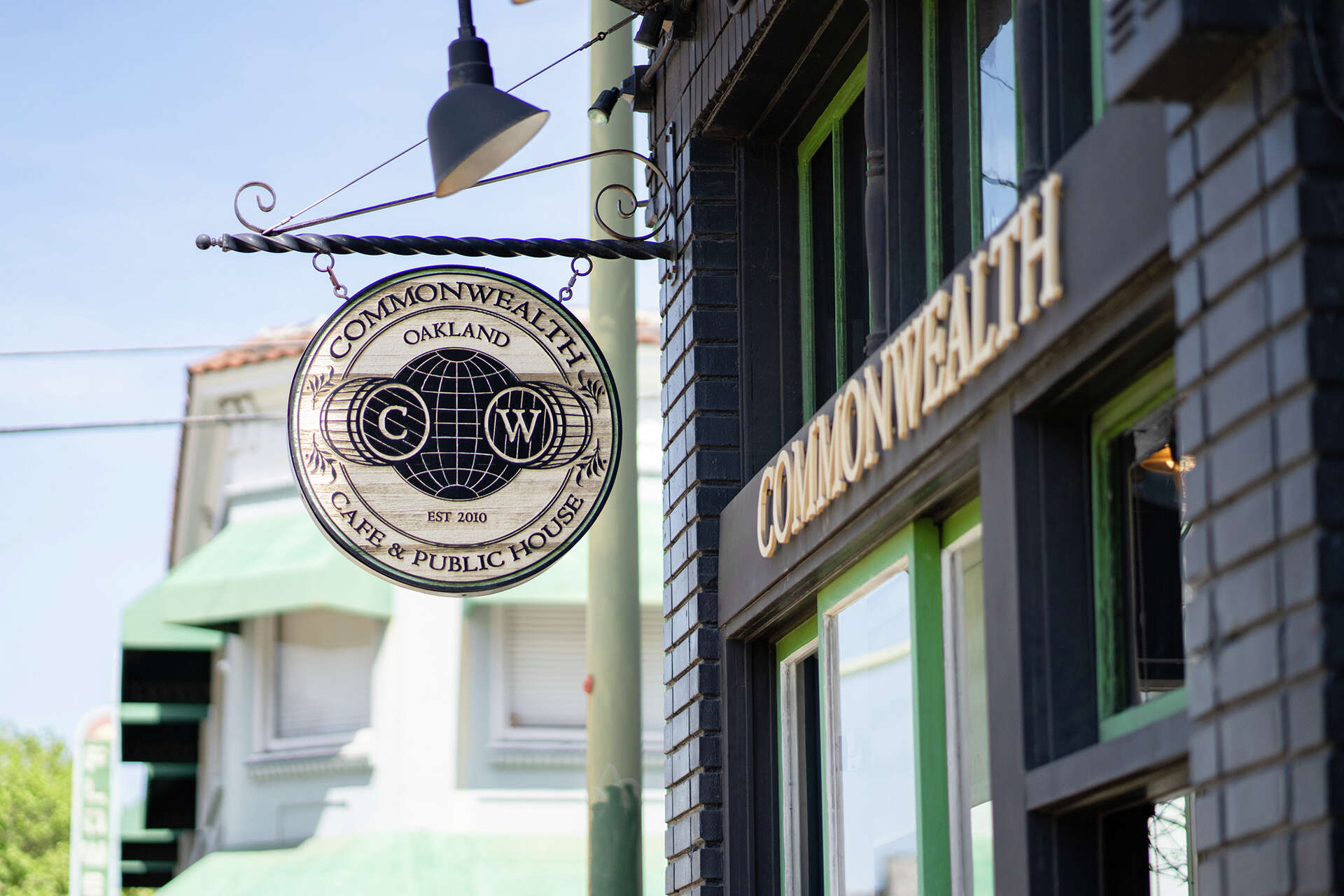 Oakland neighborhood English pub Commonwealth Cafe to close