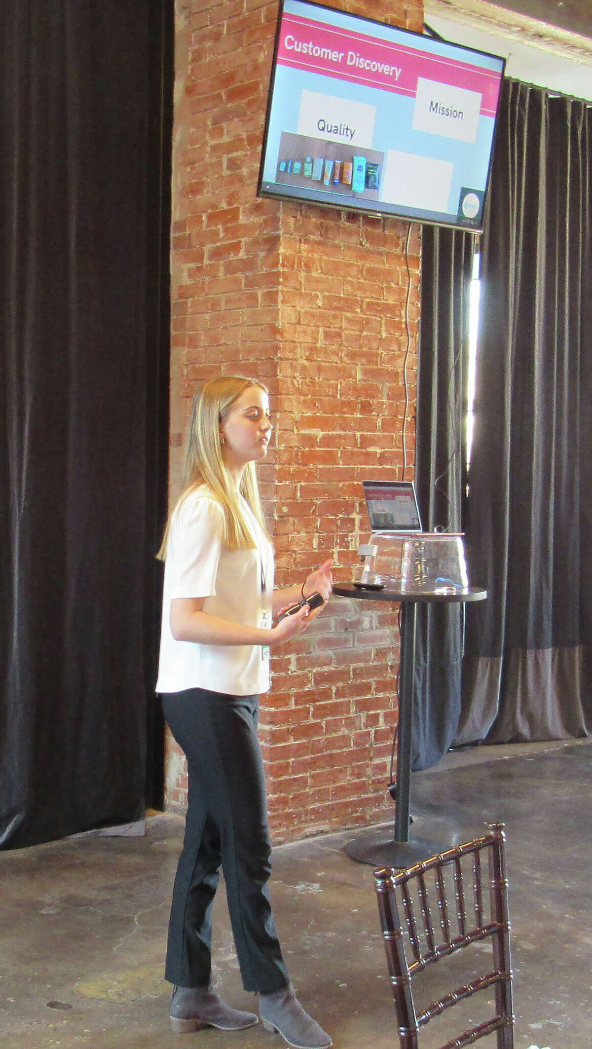 Student entrepreneurs pitch ideas at Fish Tank