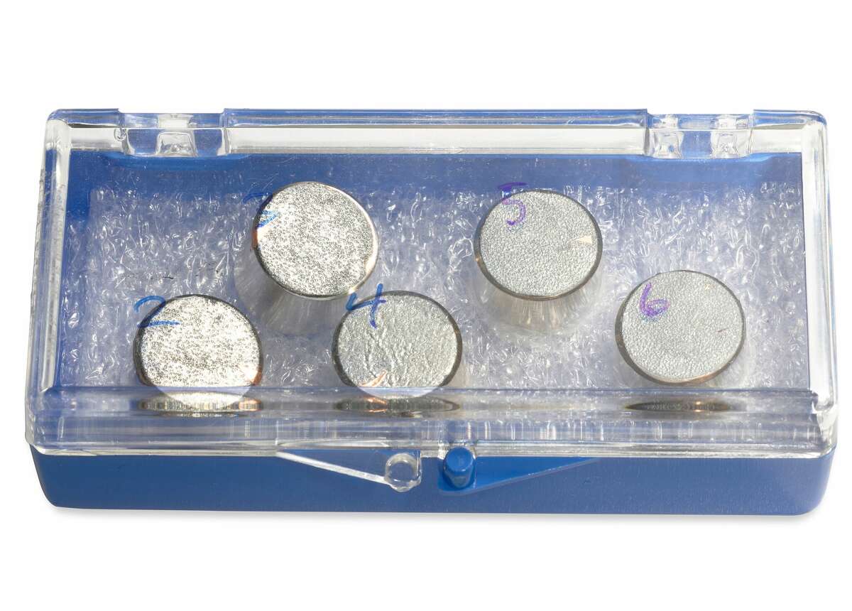 Apollo 11 moon dust collected by Neil Armstrong may sell for over $1 ...