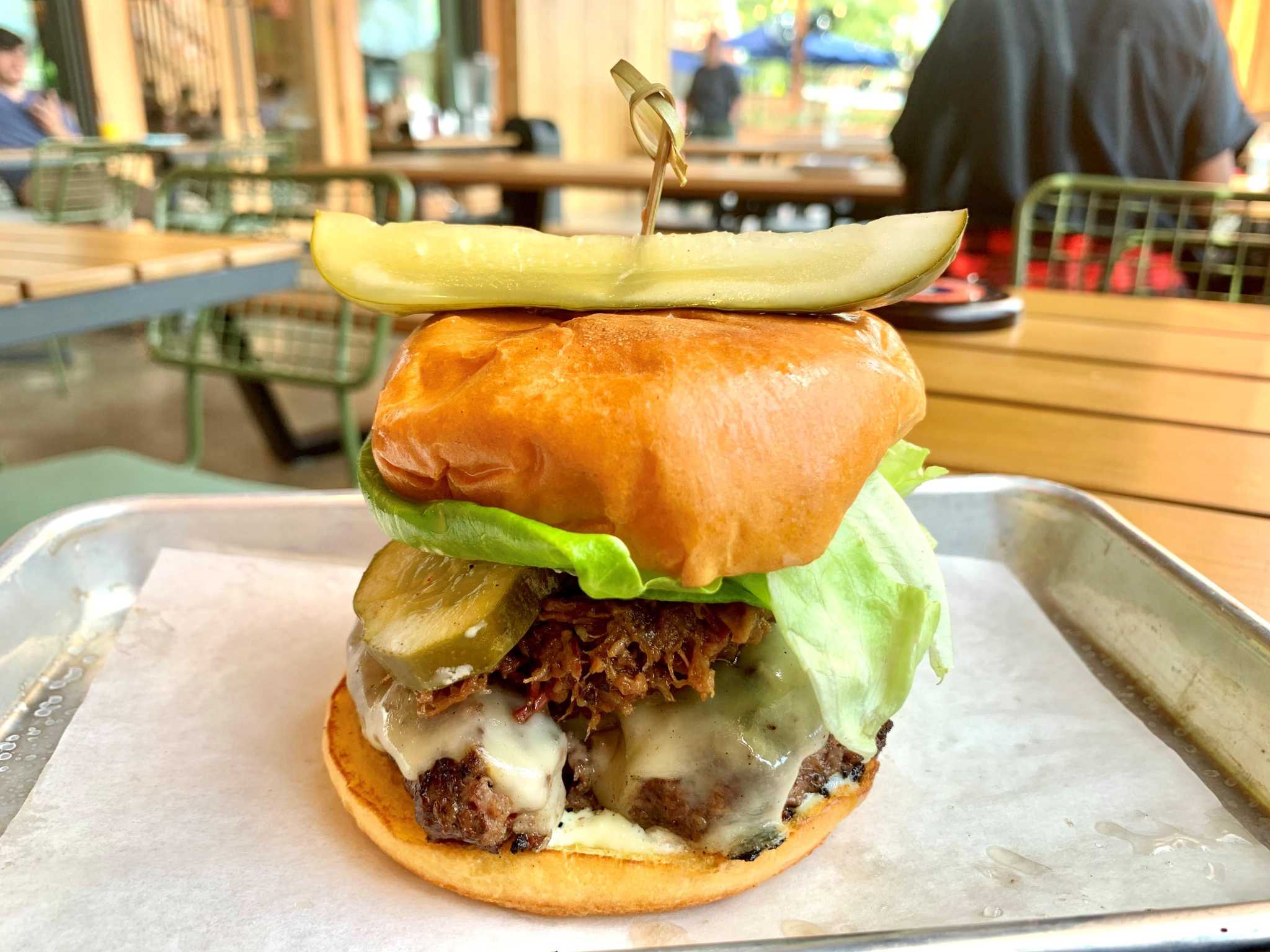 Alison Cook's Burger Friday: Loro in the Heights smokes up a star